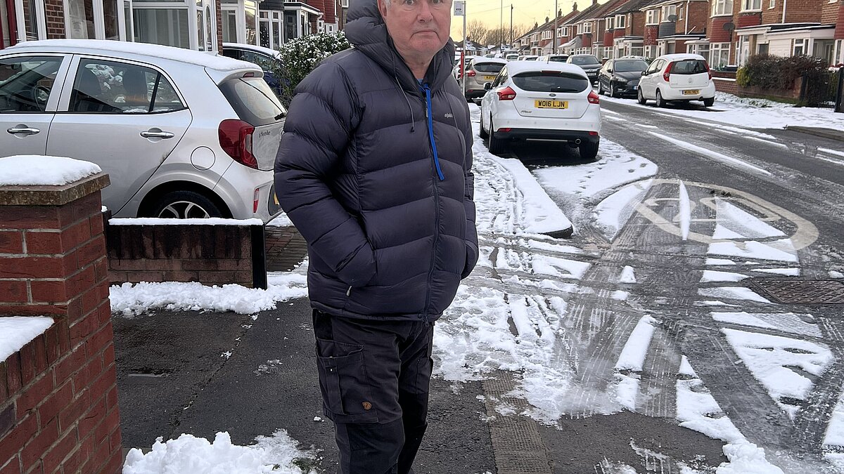 Anger as Council refuse to grit major Sunderland bus route causing ...